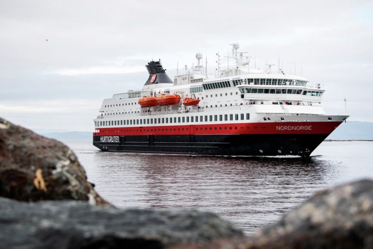 The Svalbard Line – Roundtrip MS Nordnorge 2028-03-17 | Ocean World Travel